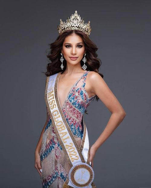 Miss Earth 2017 Karen Ibasco cùng dàn sao Việt ngồi 'ghế nóng' chấm thi ...