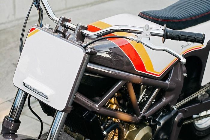 Naked-bike Honda VTR250 'lột xác' flat track cực độc - Báo Tri thức ...