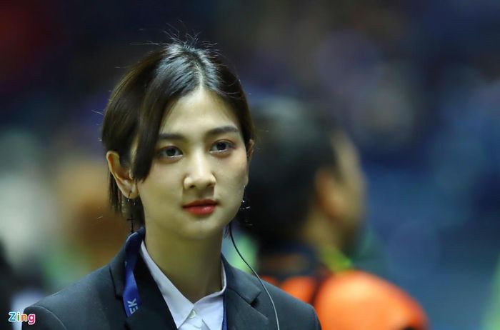 Nữ điều phối viên gây thương nhớ ở trận chung kết King's Cup - Tạp chí ...