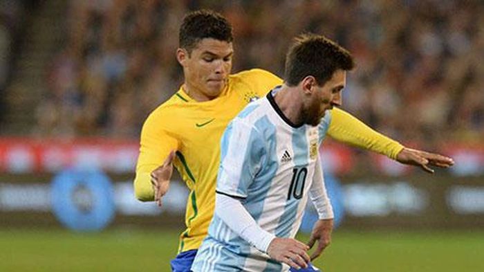 Thiago Silva tố Messi gian xảo, cố điều khiển trọng tài - Tạp chí Doanh ...