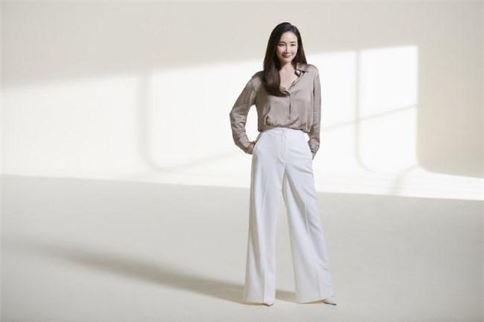 Choi Ji Woo tái xuất sau sinh - Tạp chí Doanh Nghiệp Việt Nam
