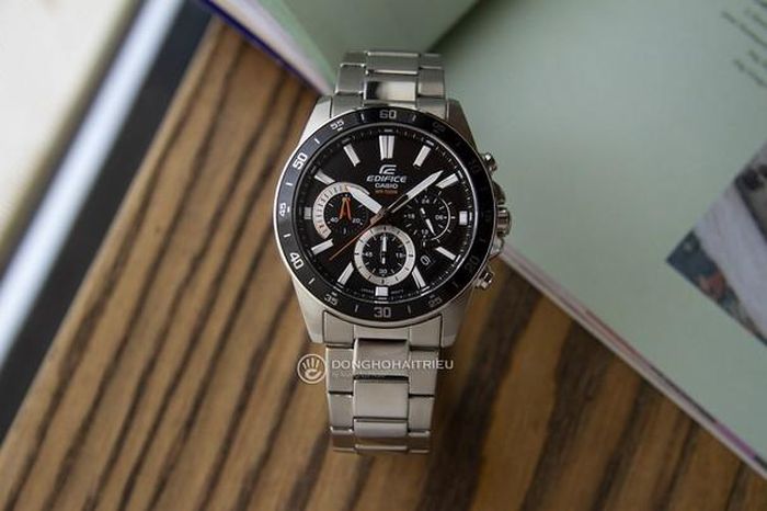 Casio Edifice 550: Bấm giờ, chịu được nước và còn hơn thế nữa - Báo Nghệ An