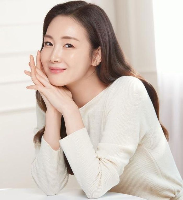 Choi Ji Woo đăng ảnh con gái đầu lòng - Tạp chí Tri thức