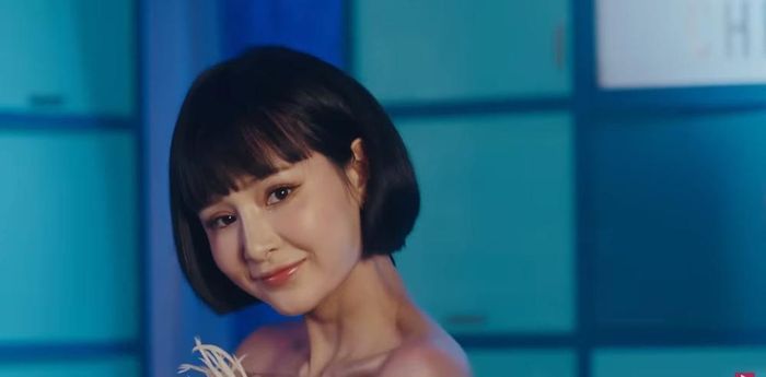 Dụi mắt mấy lần mới nhận ra Hiền Hồ trong MV mới vì khuôn mặt bỗng ...