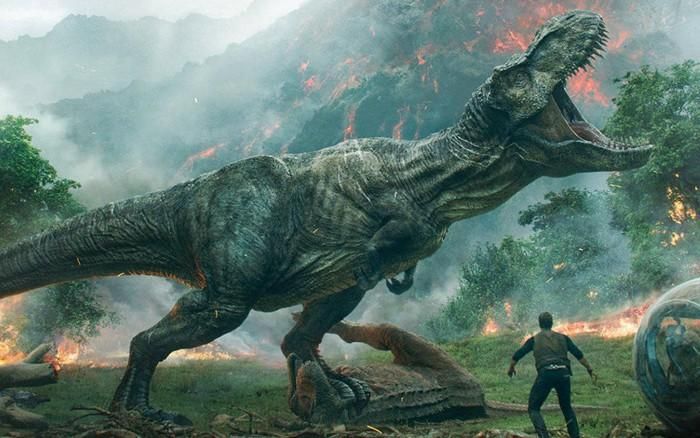 Hai chân trước có kích thước tí hon của khủng long Tyrannosaurus rex có ...