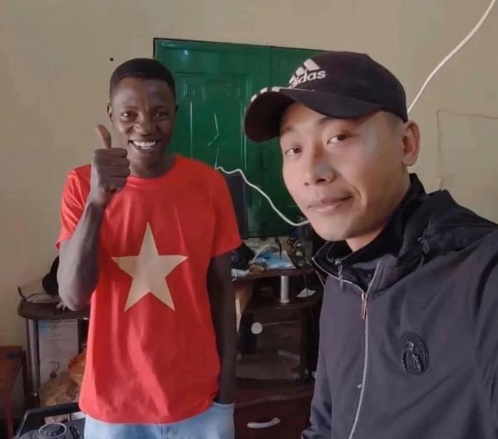 Bị chỉ trích, cô gái chụp ảnh thân mật với Lindo lên tiếng - Báo Kiến Thức