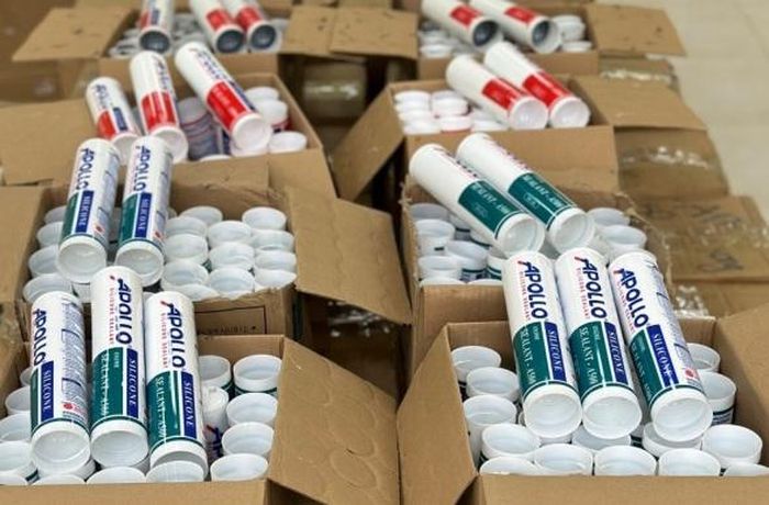 Khởi tố nhóm đối tượng bán keo Apollo giả - Tạp chí Người Đưa Tin