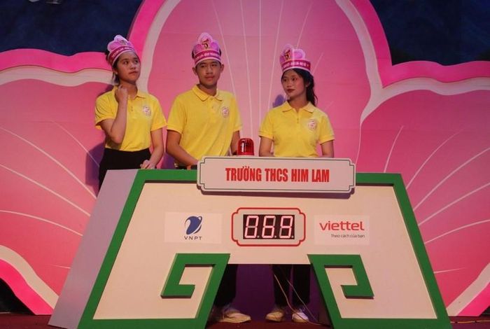 'Âm vang Điện Biên' sân chơi trí tuệ và bổ ích cho học sinh miền núi ...