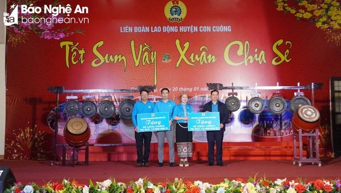 Ấm áp chương trình Tết sum vầy-Xuân chia sẻ tại huyện Con Cuông - Báo ...