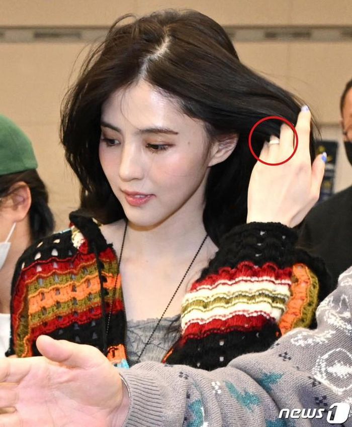 Han So Hee gây ngán ngẩm với hành động này khi về Hàn giữa 'tâm bão ...