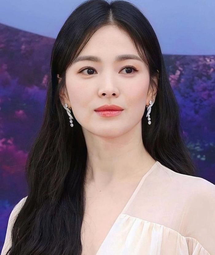 Song Hye Kyo có động thái gây chú ý sau scandal tình tay ba của Han So ...
