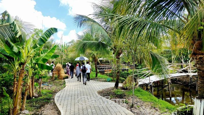 Phó chủ tịch UBND tỉnh Lê Văn Sử cà phê cuối tuần cùng doanh nghiệp ...