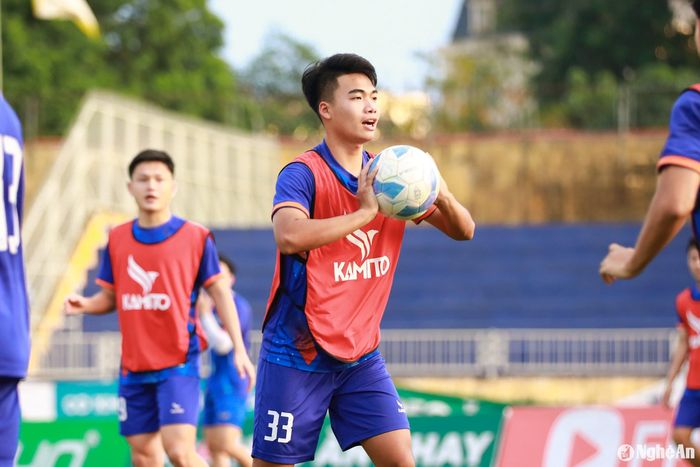 Sông Lam Nghệ An trị liệu tâm lý trước trận gặp Viettel - Báo Nghệ An
