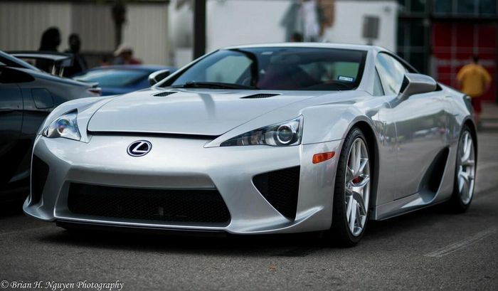 Siêu xe Lexus LFA nhanh chóng có chủ mới mặc dù hư hỏng nặng - Tạp chí ...