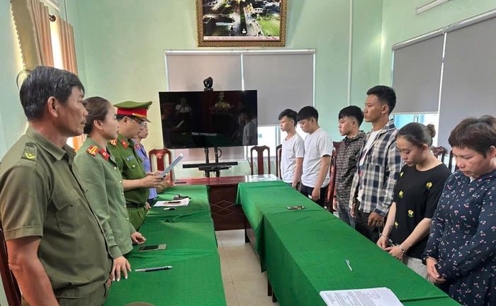 Khởi tố nhóm đối tượng mua bán thuốc lá 'Dominix' tẩm ma túy - Chuyên ...