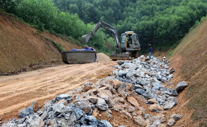 Nghệ An: Đầu tư hàng trăm tỷ đồng, tuyến đường vẫn dở dang sau hơn 15 ...