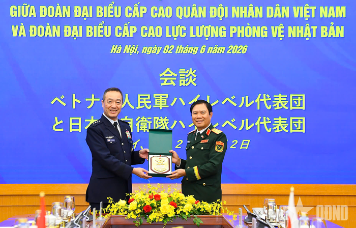 Đại tướng Nguyễn Tân Cương hội đàm với Tham mưu trưởng Liên quân Nhật ...