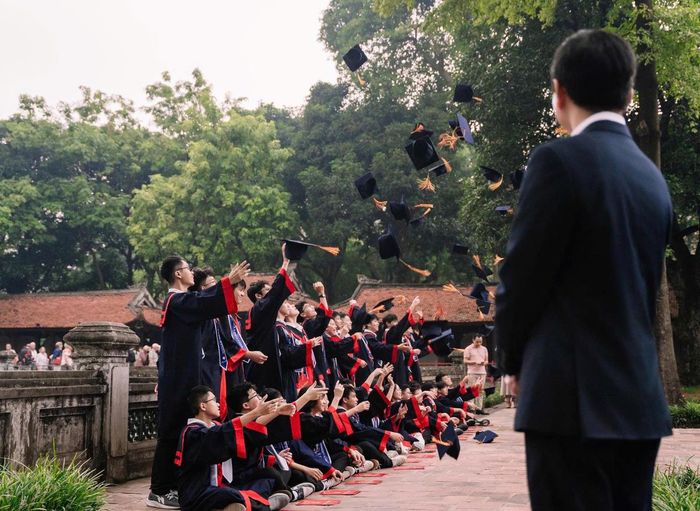 Một lớp học ở Hà Nội có 34/34 học sinh đều đỗ chuyên Toán, Tin - Báo ...