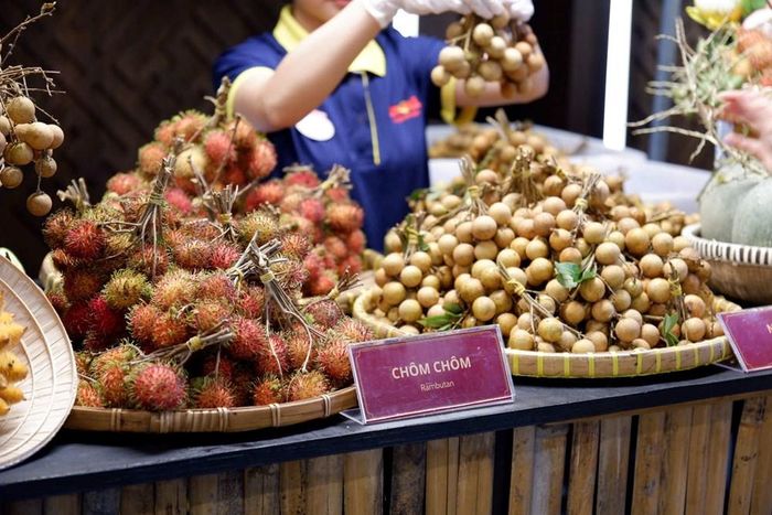 Nghệ thuật tạo hình trái cây: Điểm chạm văn hóa giữa mùa Lễ vía Bà tại ...